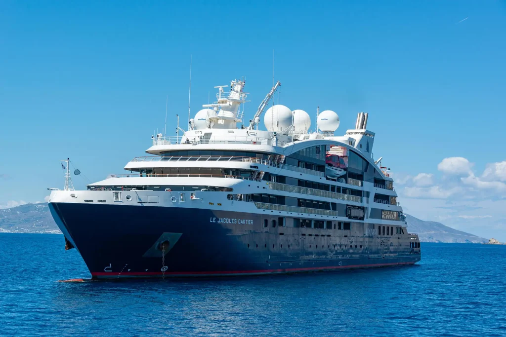 Crewing for passenger vessels - Sirius Crewing